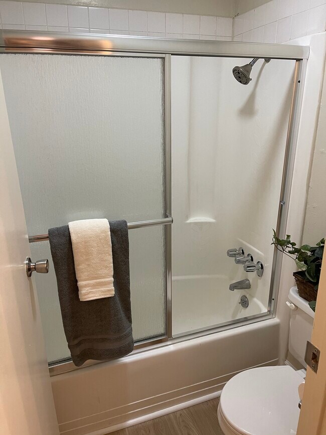 Whitman Manor - Apartments in San Bruno, CA | Apartments.com