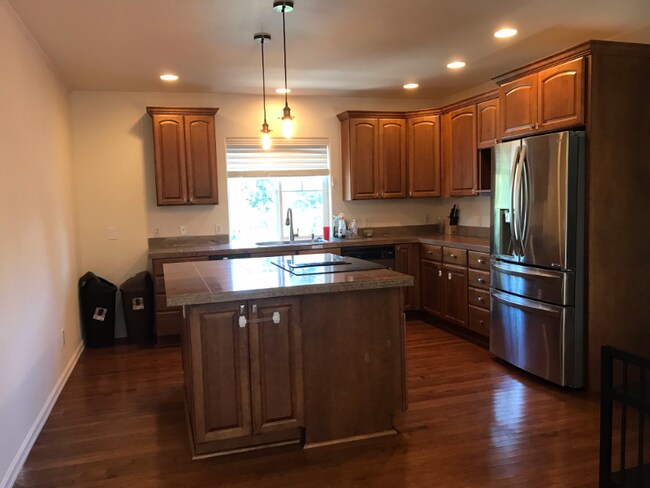 High Point Apartments for Rent with Hardwood Floors - Seattle, WA ...