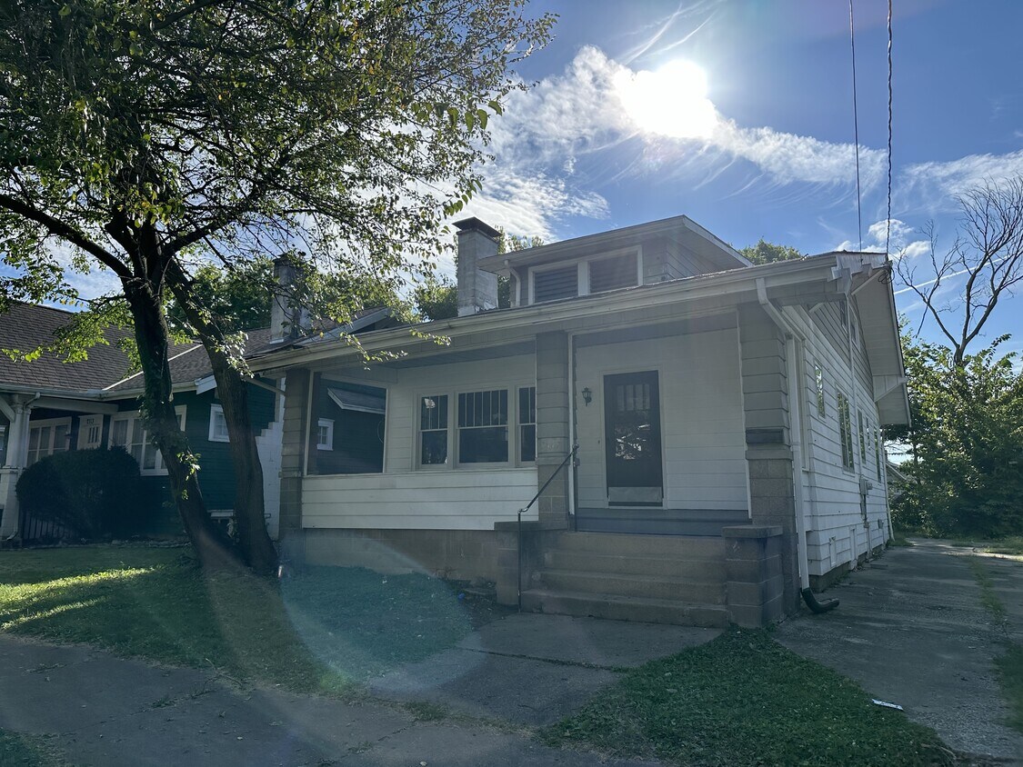 2117 N Peoria Ave, Peoria, IL 61603 - House Rental in Peoria, IL ...