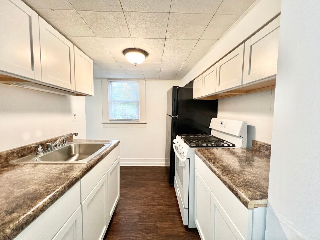 1131 Woodward Ave Unit 4, Beloit, WI 53511 - 1131 Woodward Ave Beloit ...