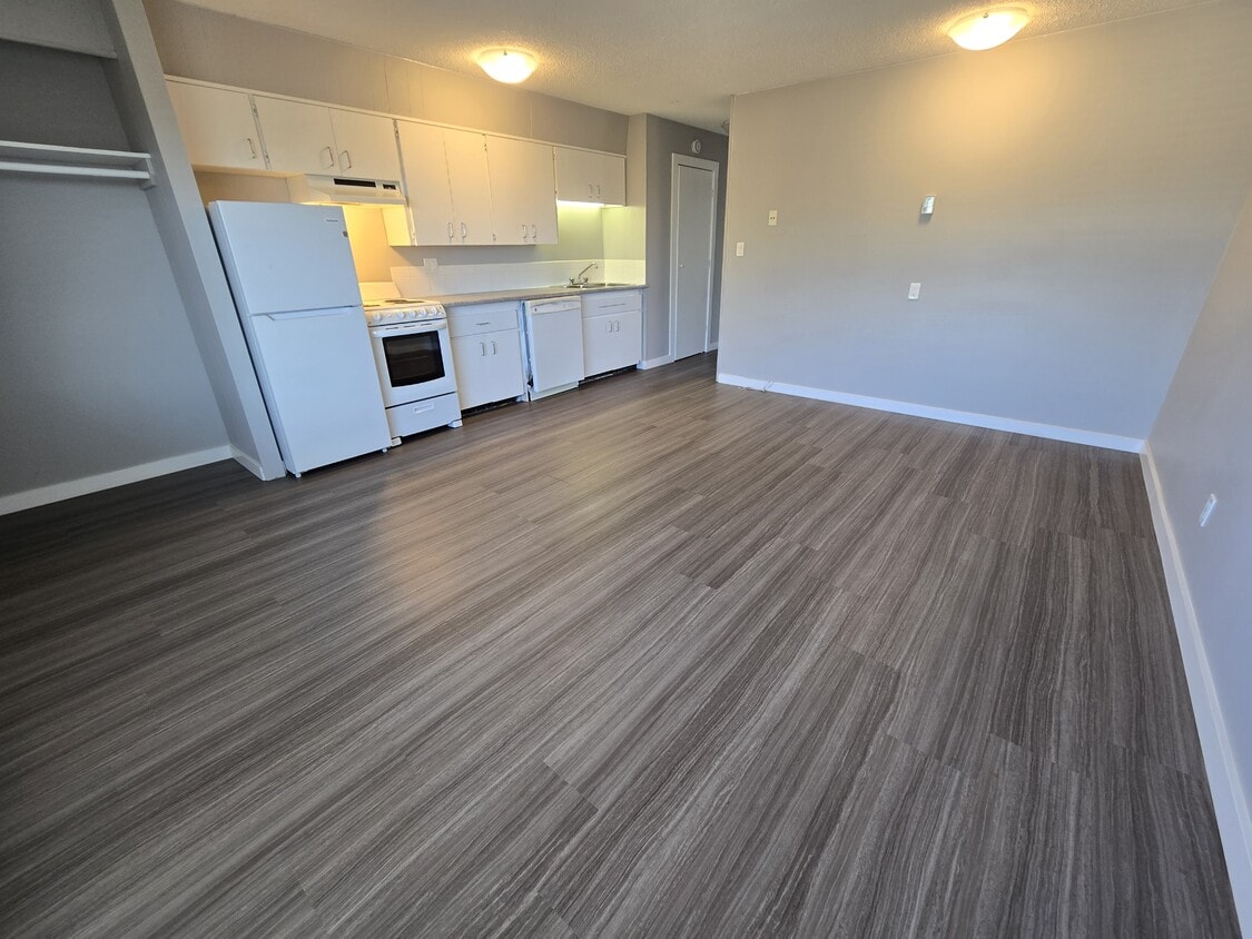 10215-10104 104 St Unit 7, Fort St. John, BC V1J 4C4 - Apartment for ...
