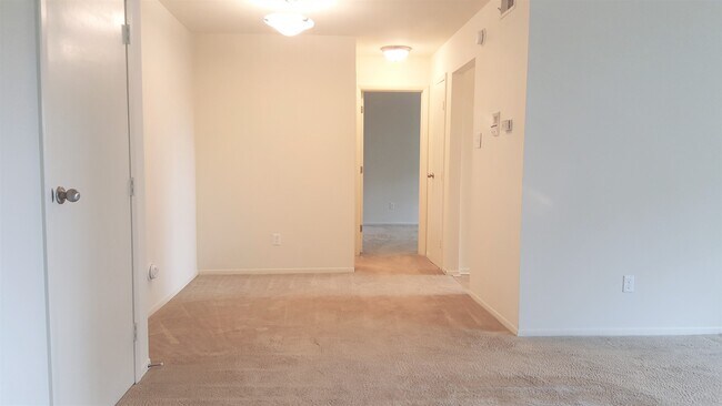 ReNew Banbury Lake - 6300 Blakely Sq Virginia Beach, VA | Apartments.com