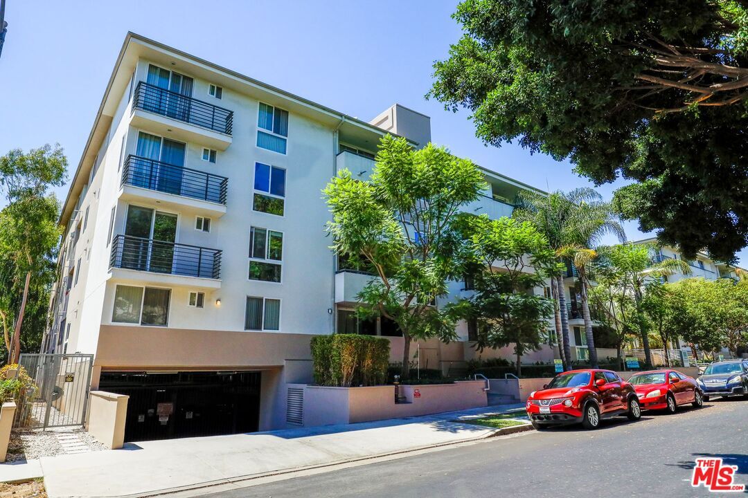 833 Edinburgh Ave Unit 208, Los Angeles, CA 90046 - Condo for Rent in ...