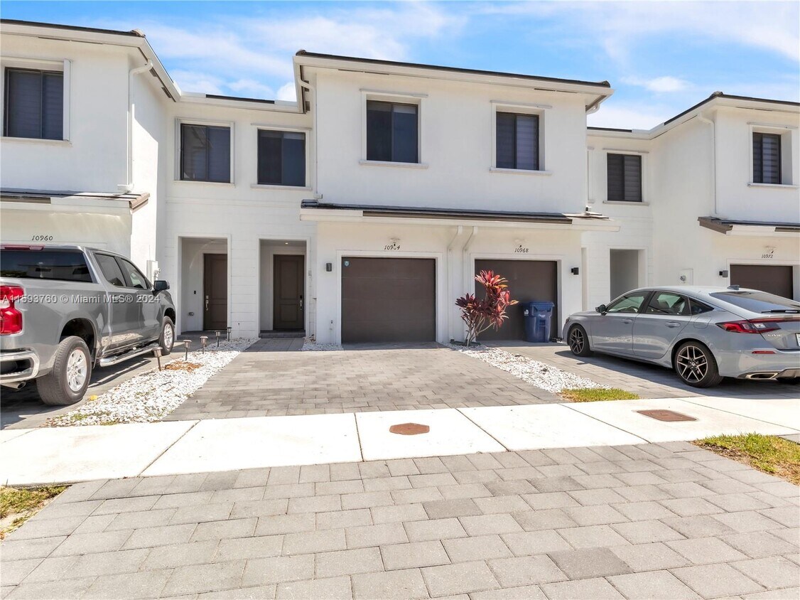 10964 SW 235th Ln, Princeton, FL 33032 - Townhome Rentals in Princeton ...