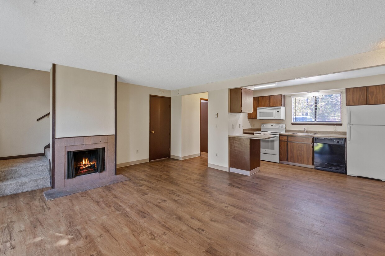 815 W Bellwood Dr, Spokane, WA 99218 - Townhome Rentals in Spokane WA ...