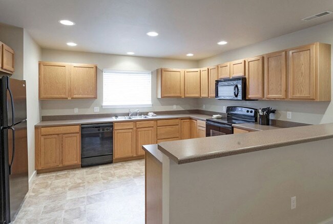 Strata Estates of Watford City Apartments - Watford City, ND ...