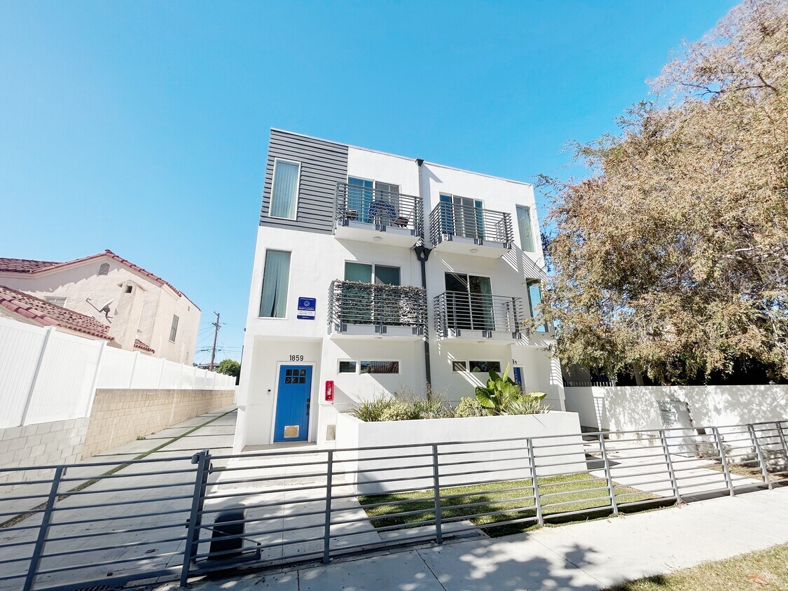 1859 Alsace Ave, Los Angeles, CA 90019 - Townhome Rentals in Los ...