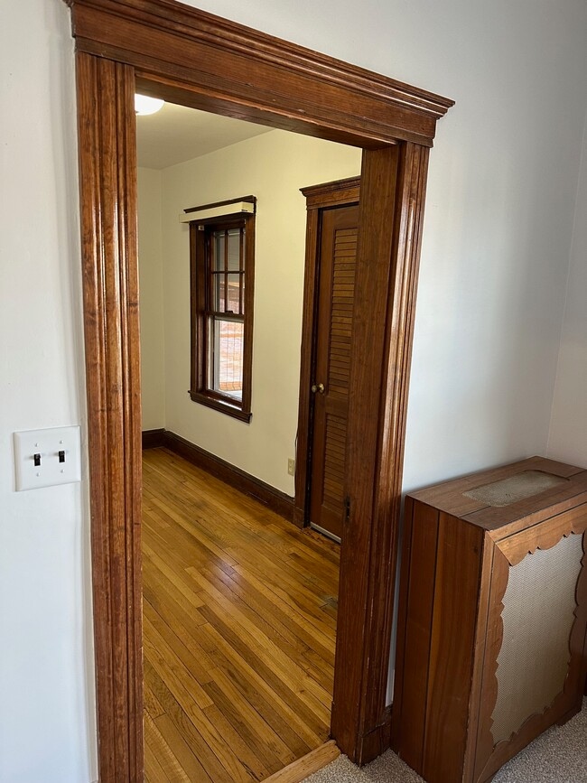 184-186 Orange St Unit 2BR w den - 2nd floor, Boston, MA 02131 - 184 ...