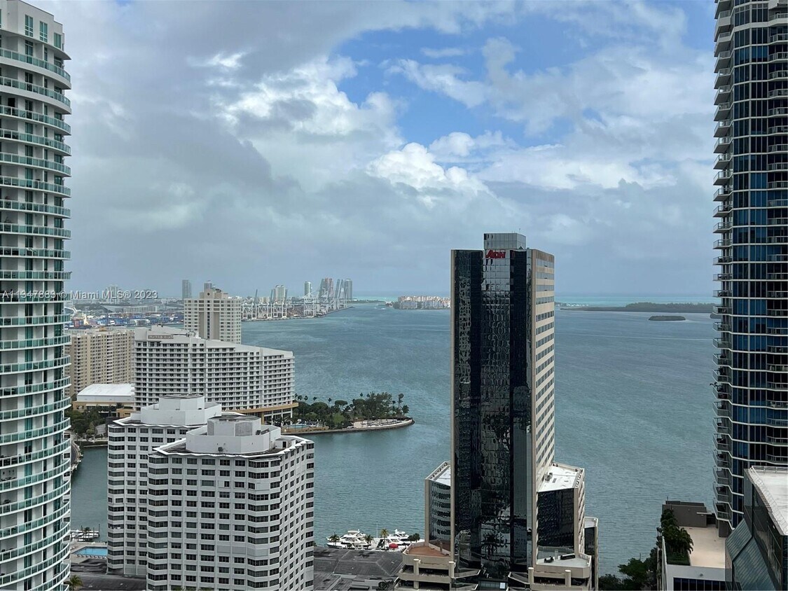 1010 Brickell Ave Unit 3304, Miami, FL 33131 - Room for Rent in Miami ...