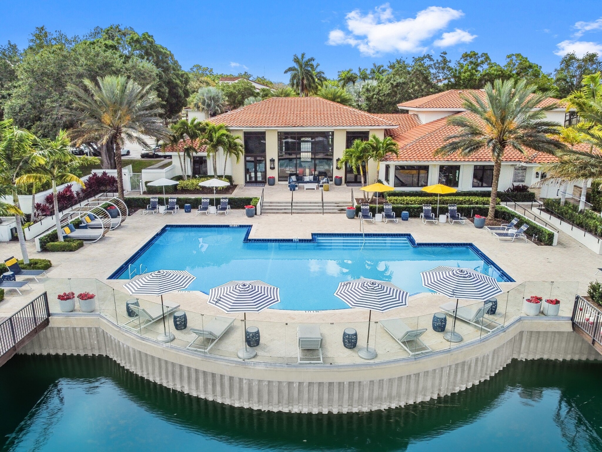 Arbor Oaks Apartments & Townhomes - 9817 Arbor Oaks Ln Boca Raton, FL ...