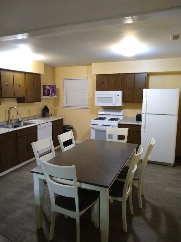 151 Delco St, Pontiac, MI 48342 - House Rental in Pontiac, MI ...