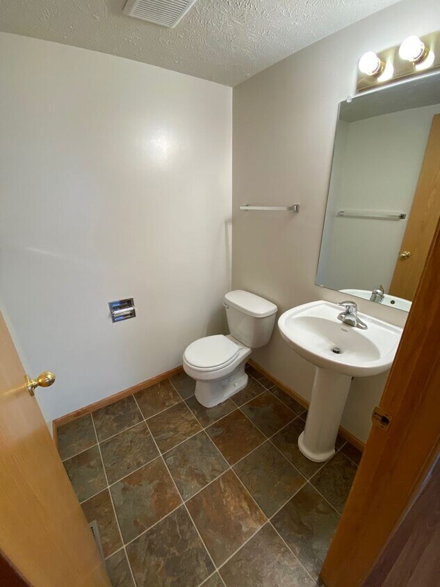 7250-7254 Dorchester Ct Unit 7254, Lincoln, NE 68521 - Room for Rent in ...