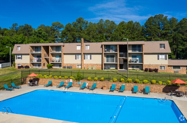 PineGate - Students save up to 10%! Apartments - 100 Pinegate Cir ...