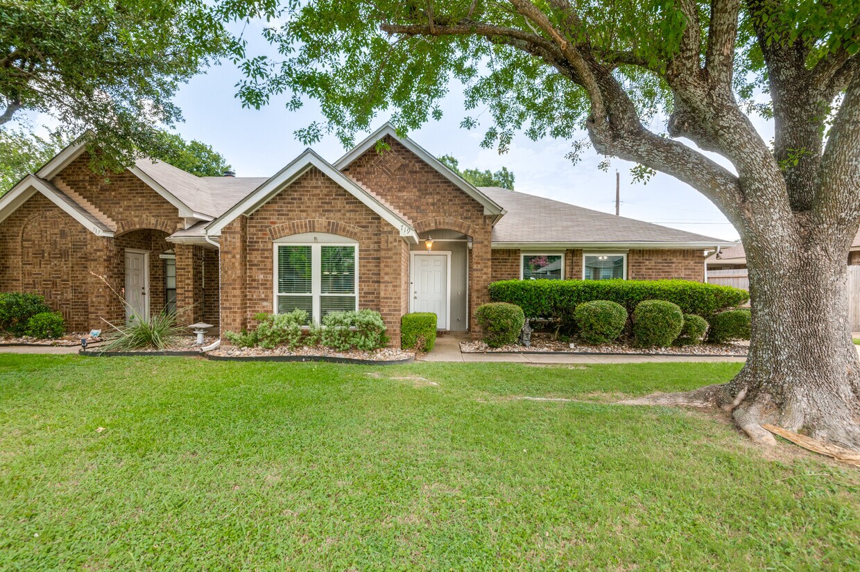 719 Ballard St, Cedar Hill, TX 75104 - House Rental in Cedar Hill, TX ...