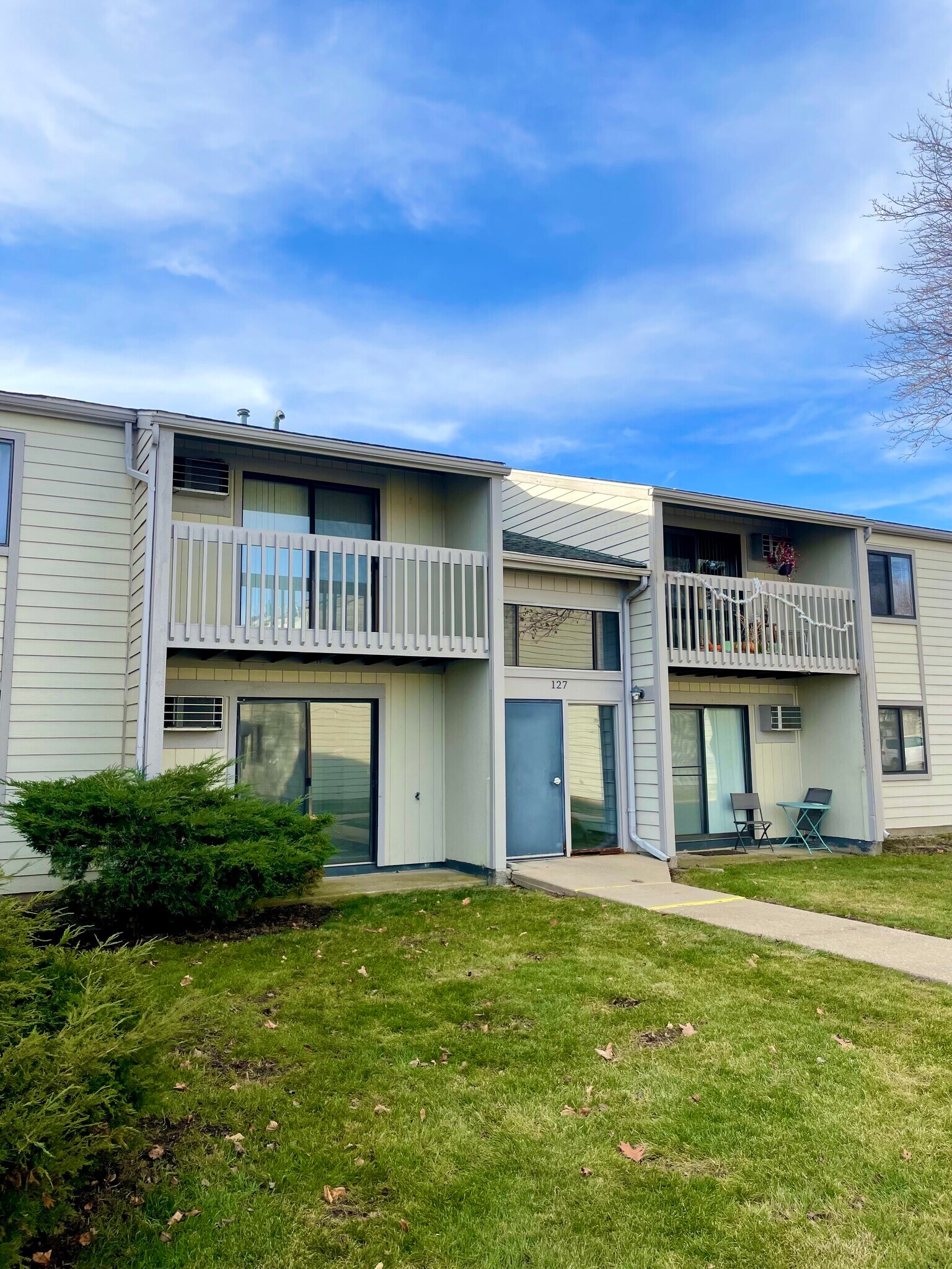 Allen Street Apartments - 121-129 Allen St Walworth, WI 53184 ...