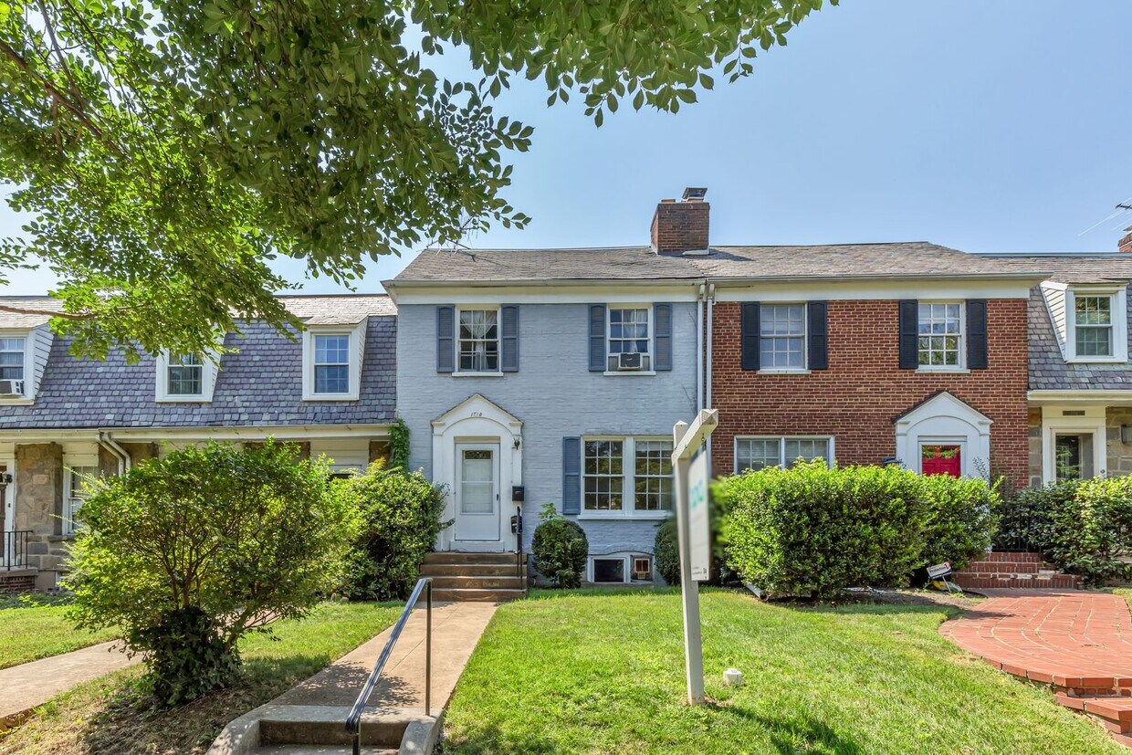 1710 37th St NW Unit #1, Washington, DC 20007 - Room for Rent in ...