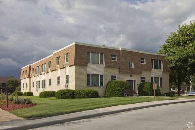 Saxony Manor Apartments - Kenosha, WI | Apartments.com