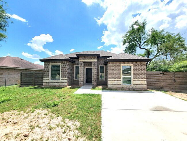 Alamo Country Club Apartments for Rent with High Ceilings - Alamo, TX ...