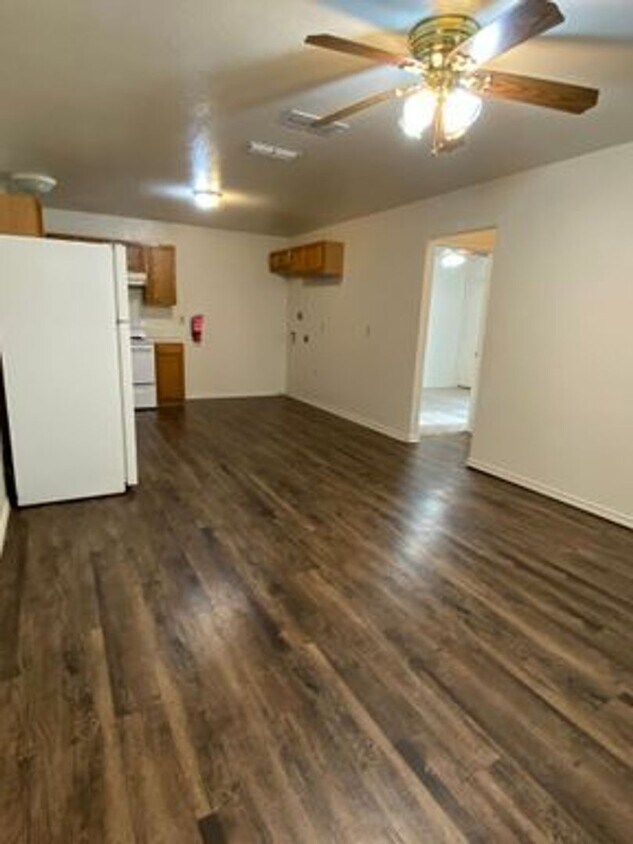 1106 Williams Ave Unit F, Cleburne, TX 76033 - Room for Rent in ...