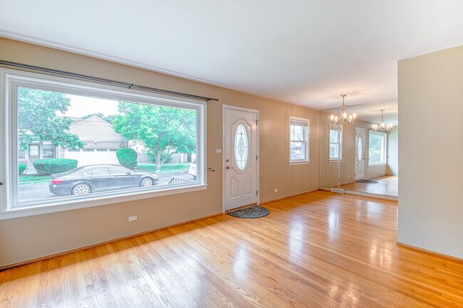 5419 W Rosedale Ave, Chicago, IL 60646 - House Rental in Chicago, IL ...