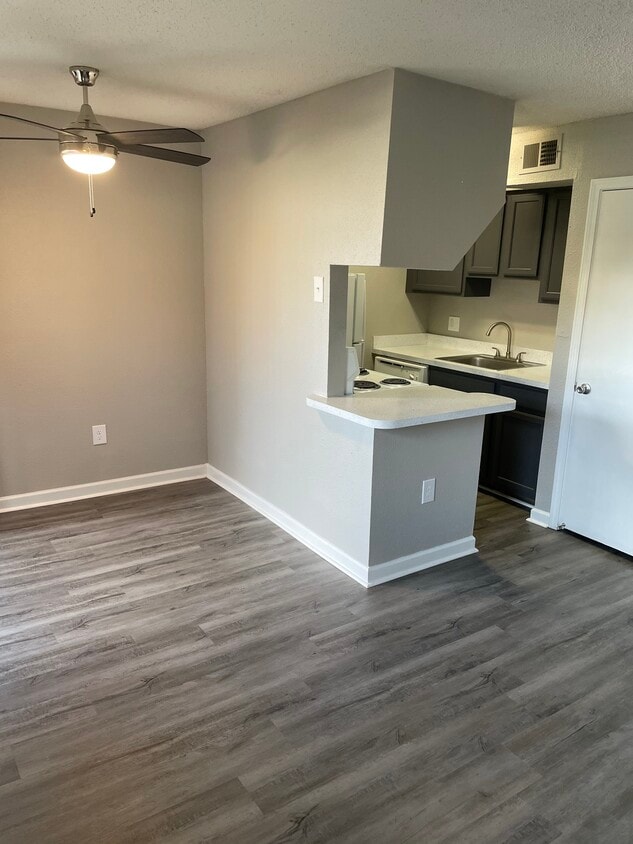 Covington Square Apartments - 4828 Zenith St Metairie, LA 70001 ...