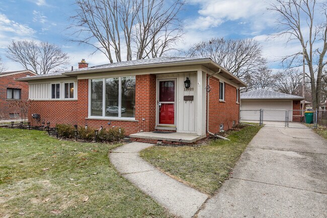 22826 Frederick Ave, Farmington, MI 48336 - House Rental in Farmington ...