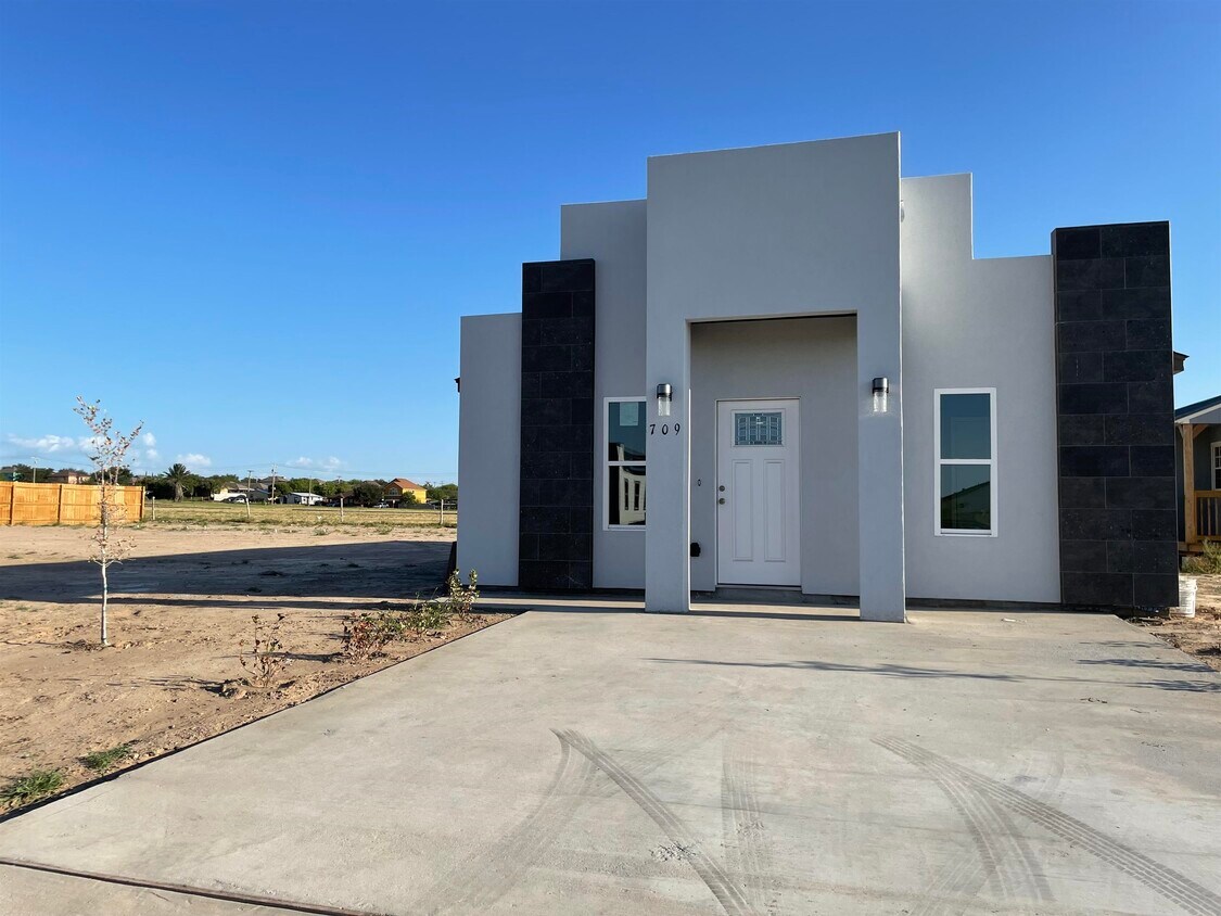 709 Bluebeard Ct, Laredo, TX 78046 - House Rental in Laredo, TX ...