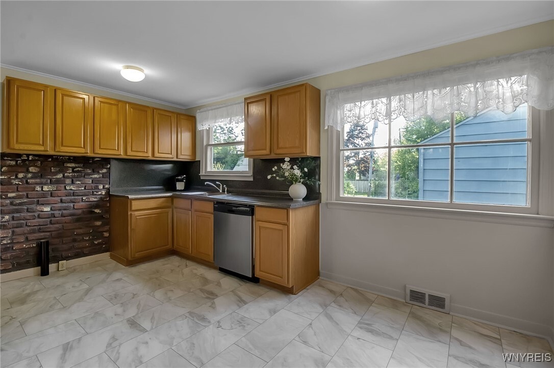 4160 Harlem Rd, Buffalo, NY 14226 - House Rental in Buffalo, NY ...