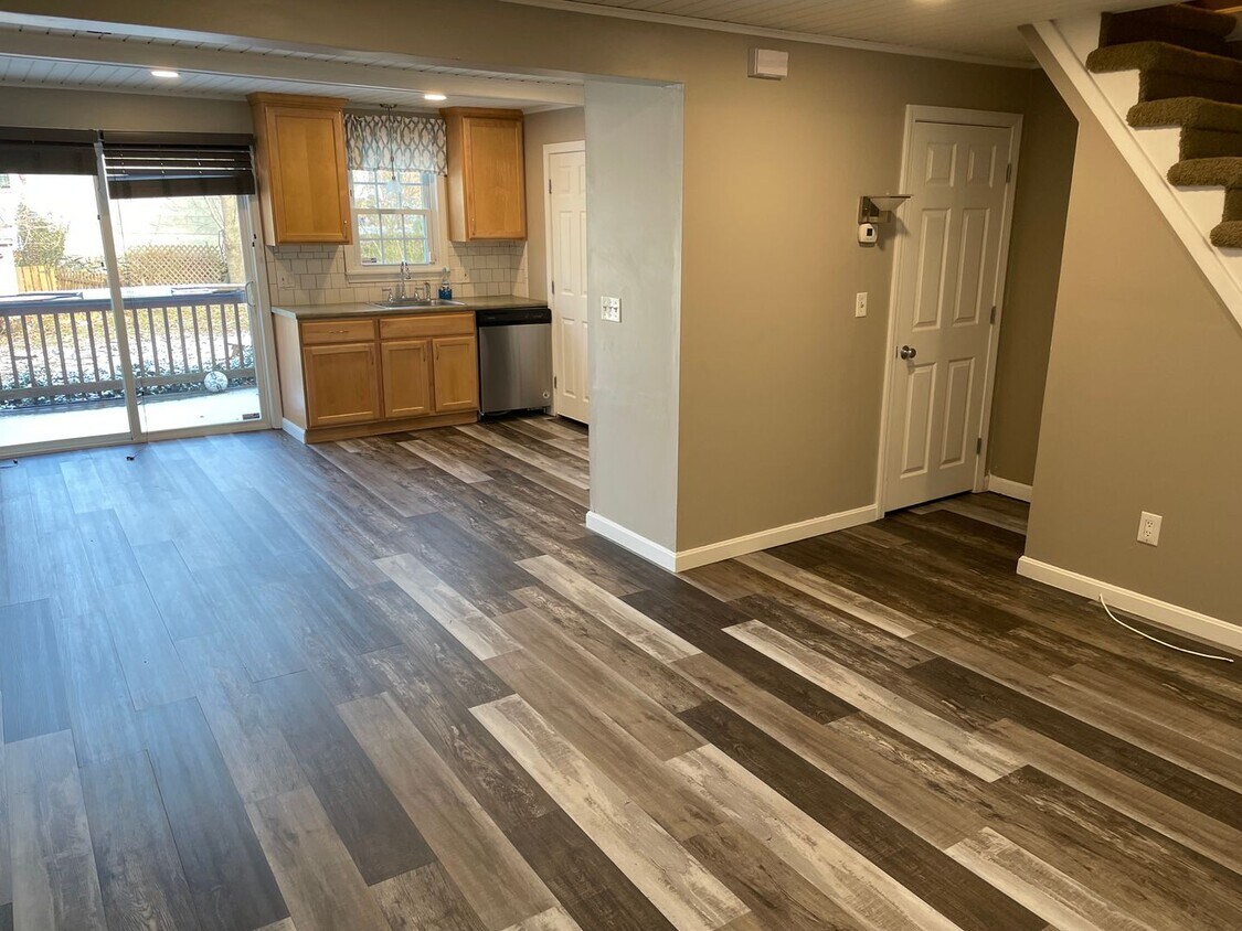 25-27 Whitford Ave Unit 27 Whitford Ave, Providence, RI 02908 - Room ...