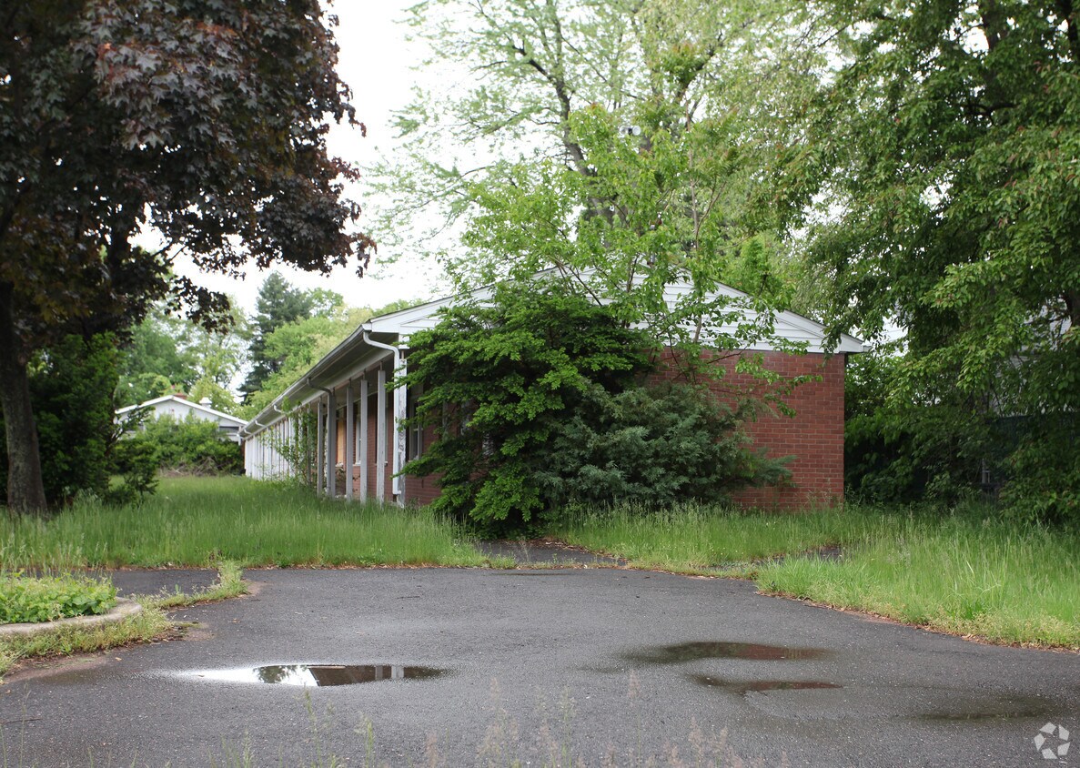 582 Burnside Ave, East Hartford, CT 06108 - 582 Burnside Ave East ...