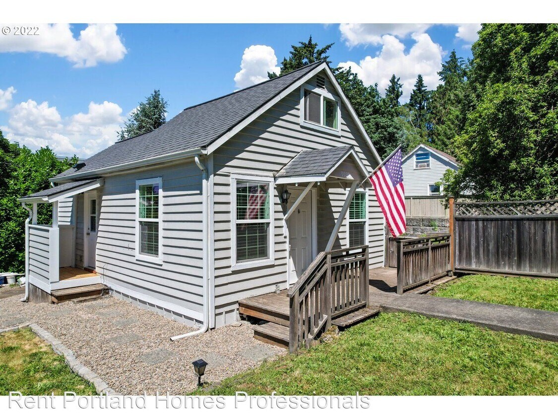 9139 SW Terwilliger Blvd, Portland, OR 97219 - House Rental in Portland ...