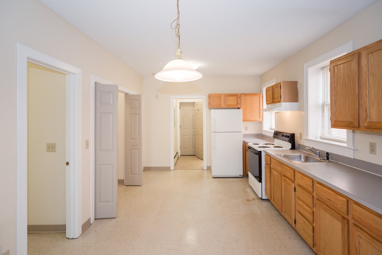 Ribbon Row - 264-340 Park Ter Hartford, CT 06106 | Apartments.com