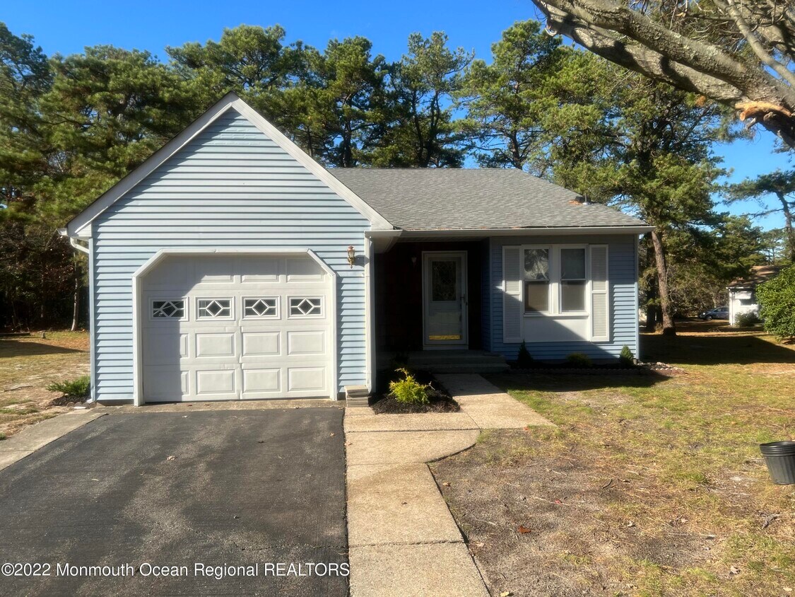 4 Maplewood Dr, Manchester Township, NJ 08759 - House Rental in ...