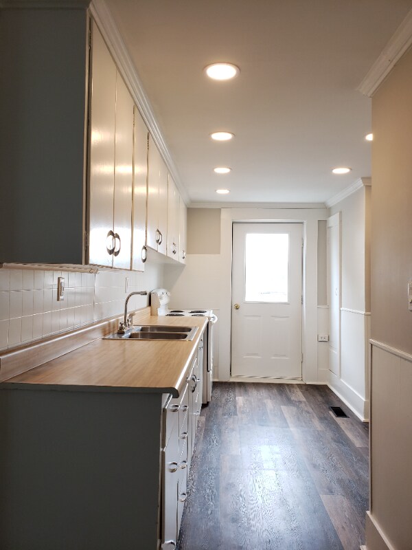 9 Dexter Rd, Corinna, ME 04928 | Apartments.com
