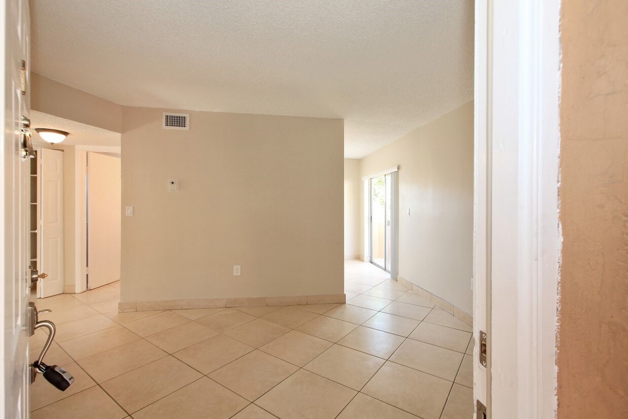 1241 NW 6th St, Miami, FL 33125 - House Rental in Miami, FL ...