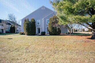 Cheap Surrey Lake Estates Townhouses for Rent - Washington Township, NJ