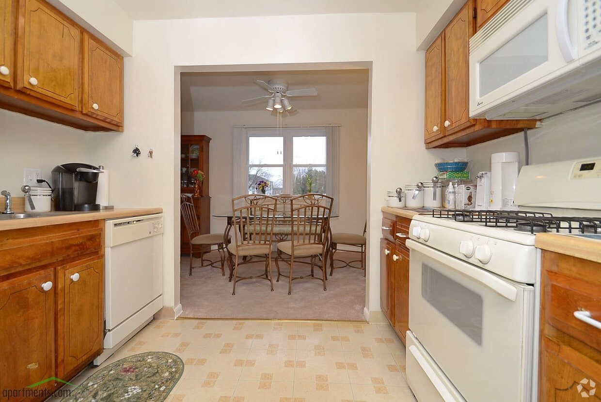 Devonshire Park Apartments - 1641 33rd St Sw Allentown, PA 18103 ...