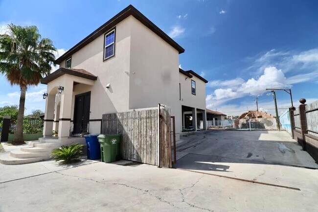 4514 Fall Dr Laredo, TX 78046 - Alquileres en Laredo, TX | Apartamentos.com