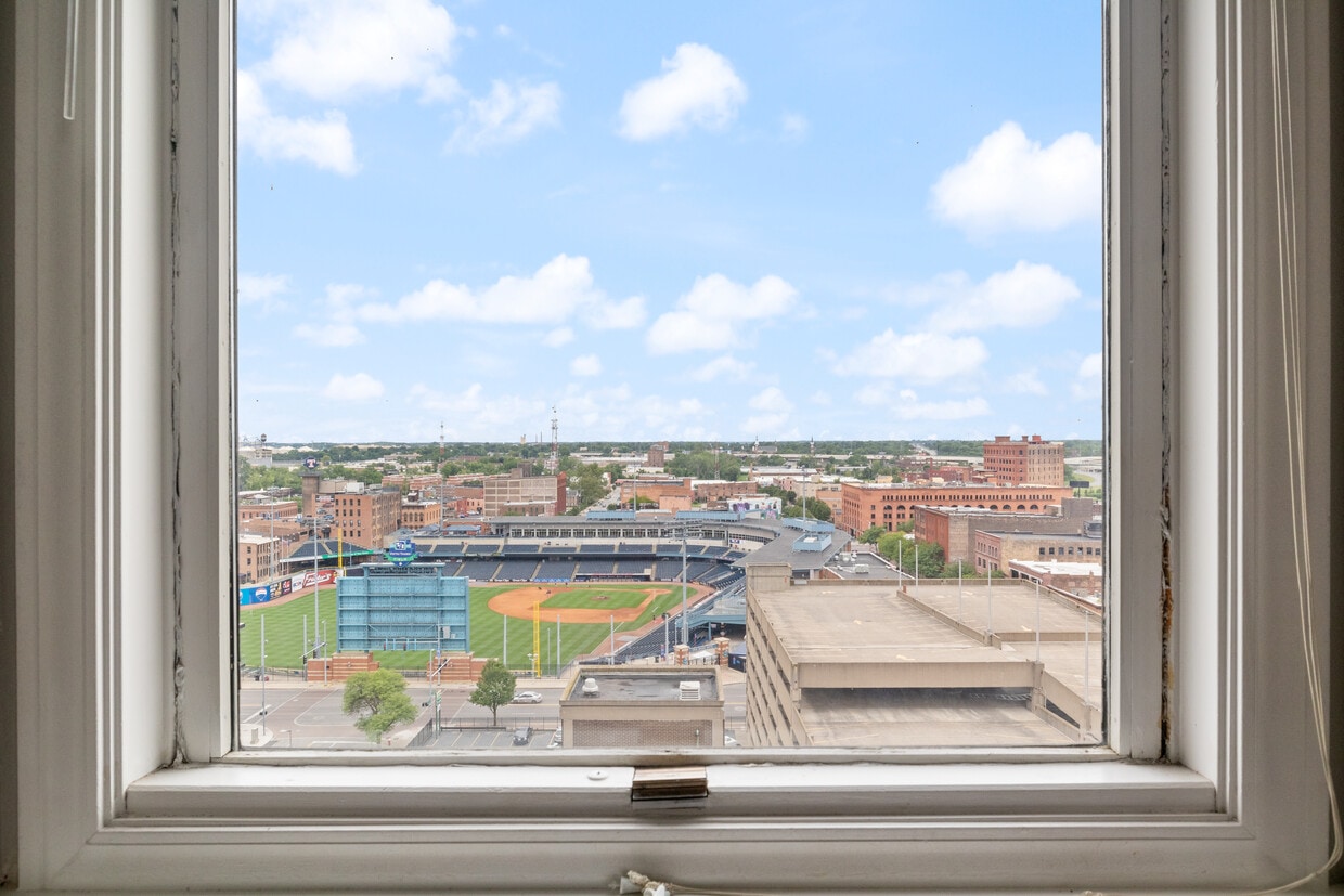 Commodore Perry Apartments - 505 Jefferson Ave Toledo, OH 43604 ...