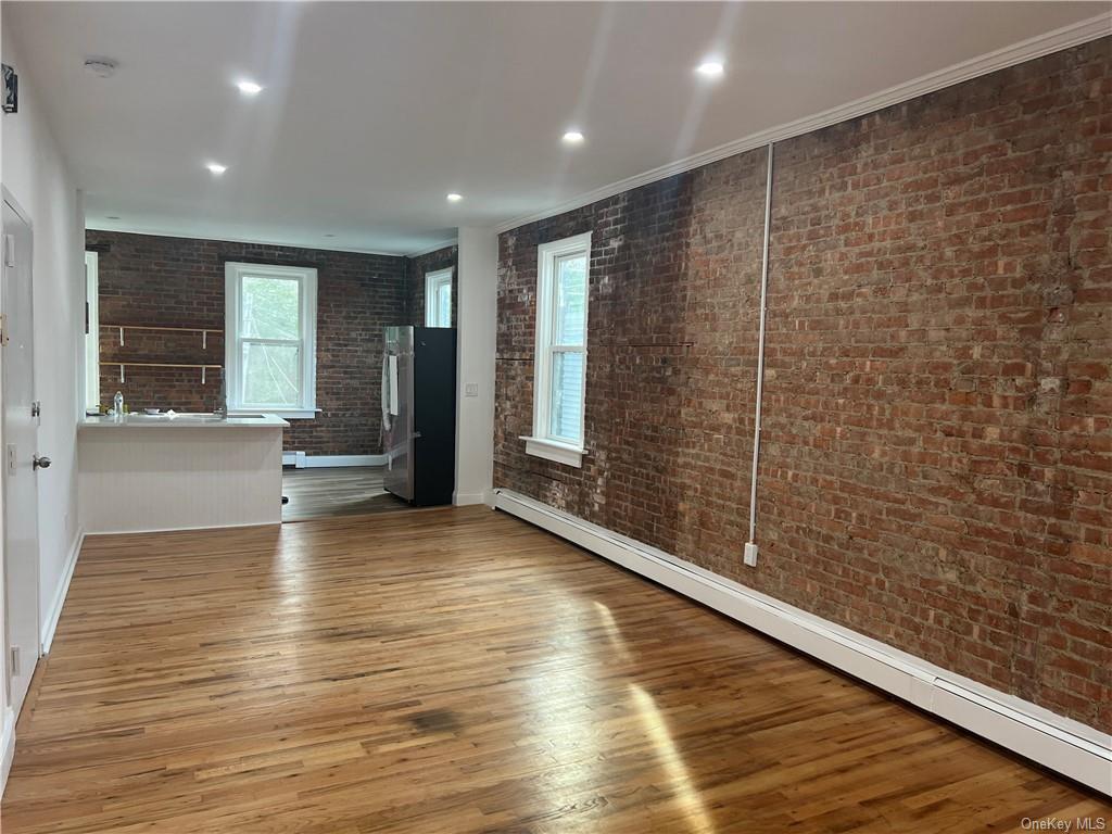 33 E Main St Unit 2, Beacon, NY 12508 - Room for Rent in Beacon, NY ...