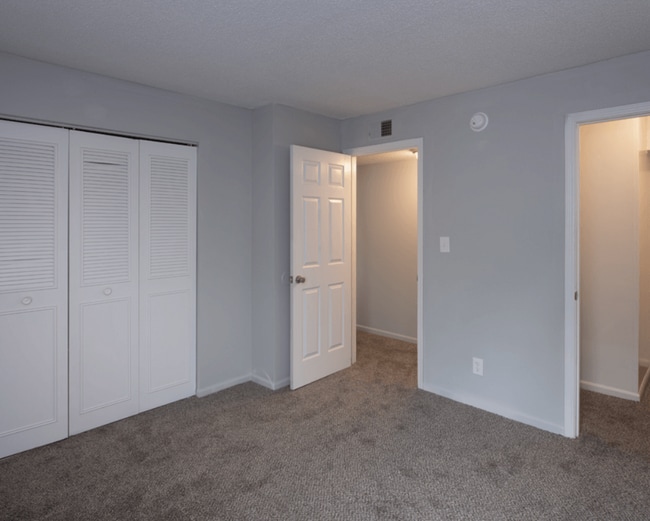 Stonegate Meadows Apartments - Apartments at 10500 E 42nd St Kansas ...