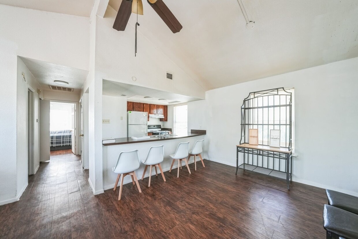 933 Park Plaza Dr, Austin, TX 78753 | Apartments.com