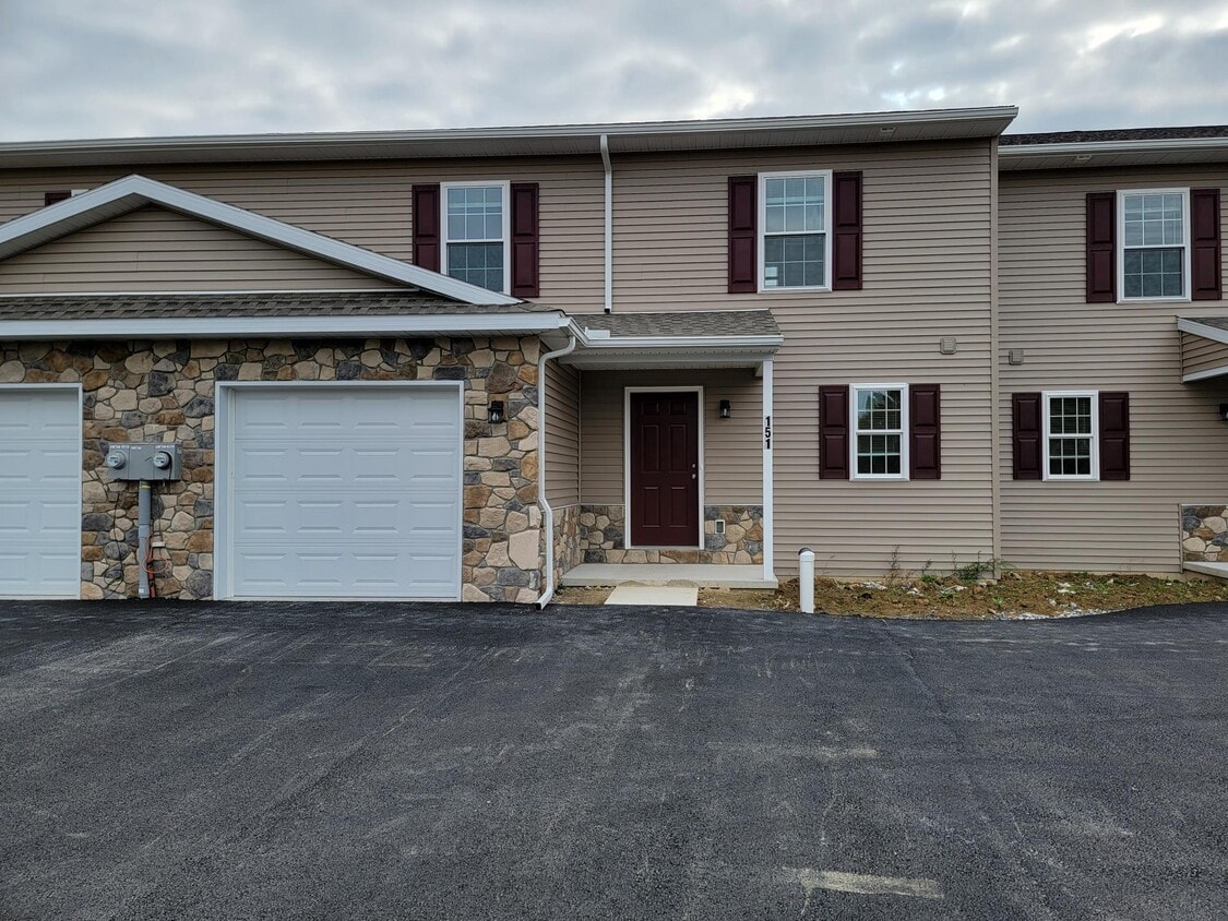 159 Robert Cir, Lebanon, PA 17046 - Townhome Rentals in Lebanon PA ...