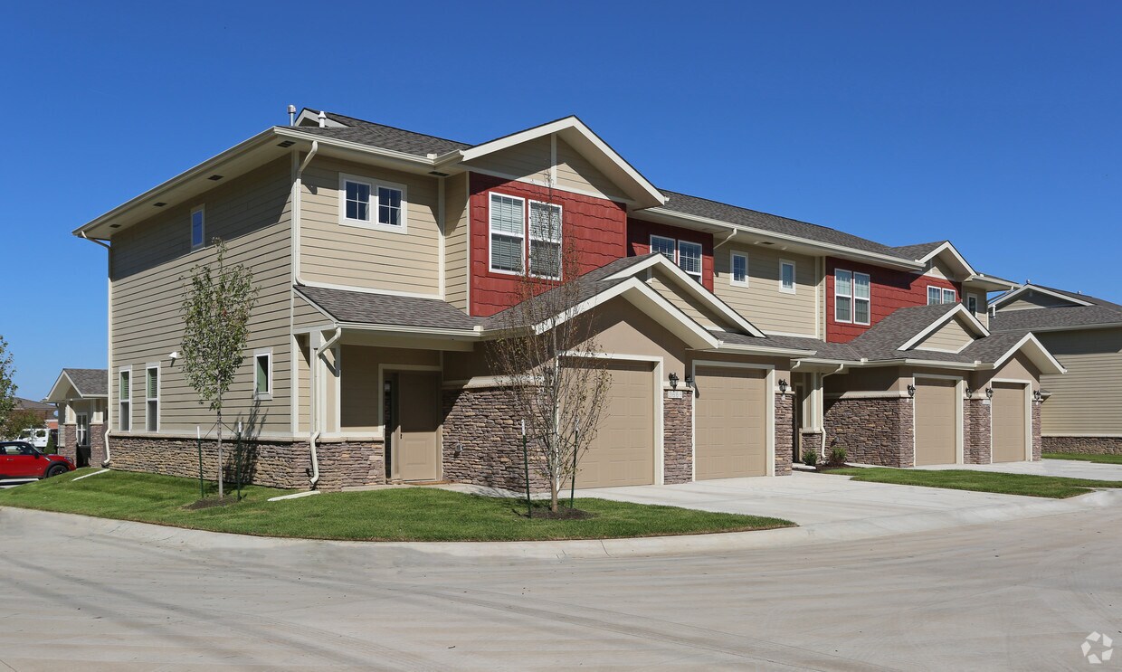 Chapel Ridge Townhomes Townhomes for Rent - Lees Summit, MO ...