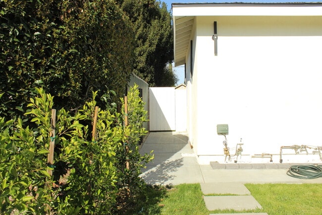 20803 Bassett St, Los Angeles, CA 91306 - House Rental in Los Angeles ...