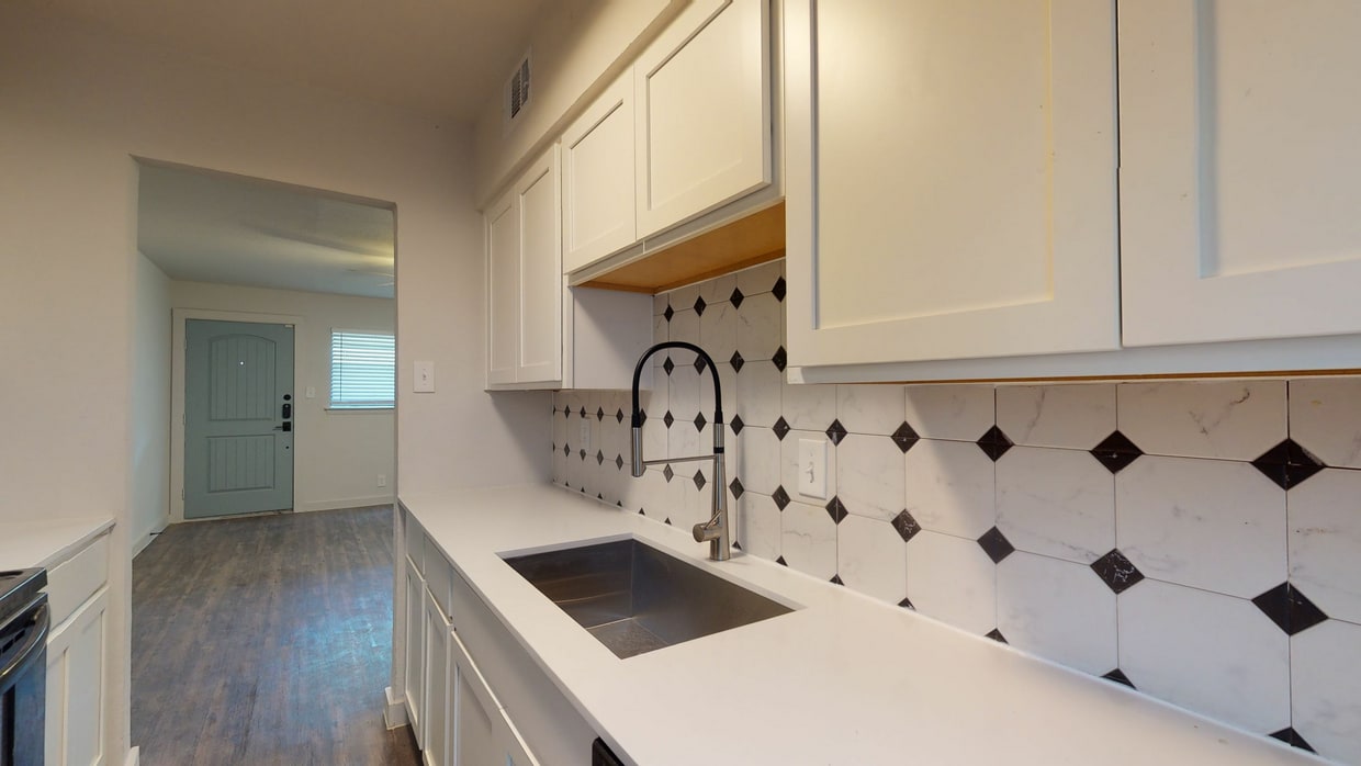 Pergola at Bishop Ridge - 711 N Ewing Ave Dallas, TX 75203 | Apartments.com