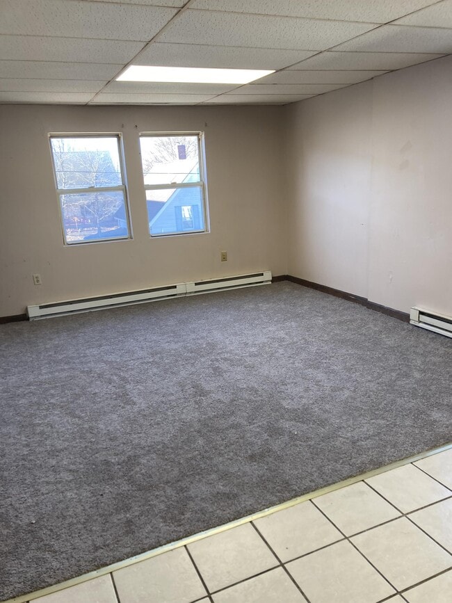 50 Nichols St Unit 3A, Gardner, MA 01440 - Room for Rent in Gardner, MA ...