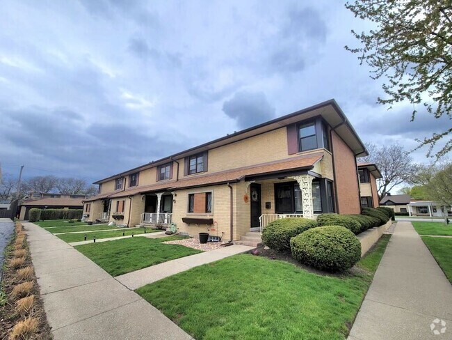 North River Forest Student Apartments for Rent - Elmwood Park, IL ...