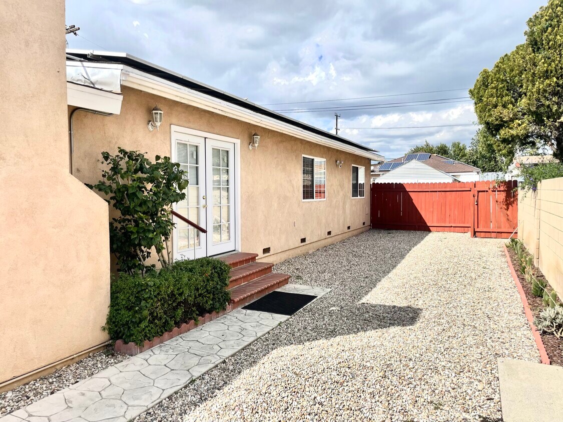 17941 Welby Way, Reseda, CA 91335 - House Rental in Reseda, CA ...