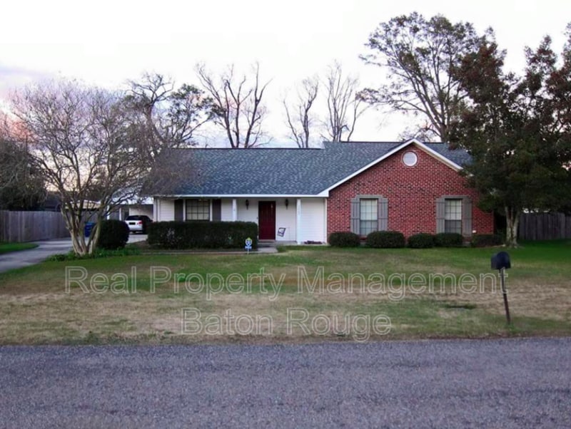 2422 Riverside Dr, Port Allen, LA 70767 - House Rental in Port Allen ...